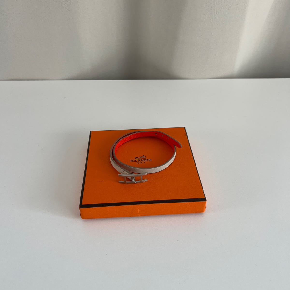 Hermès grey and orange Hapi double tour bracelet leather silver brushe ...